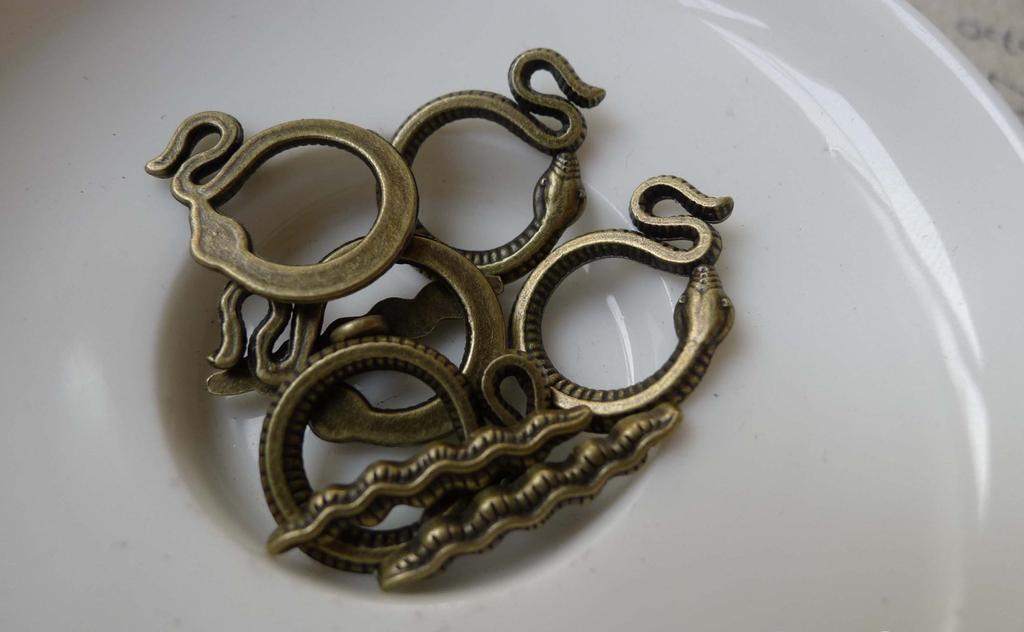 30 sets of Antique Bronze Snake Toggle Clasps A7318 – VeryCharms